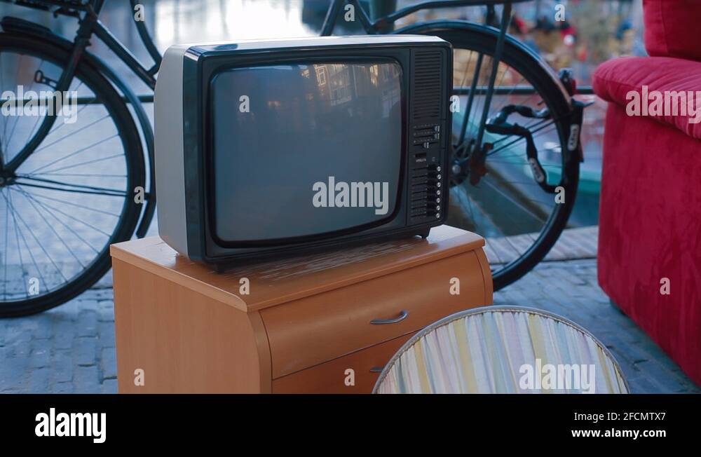 Tvs on street Stock Videos & Footage - HD and 4K Video Clips - Alamy