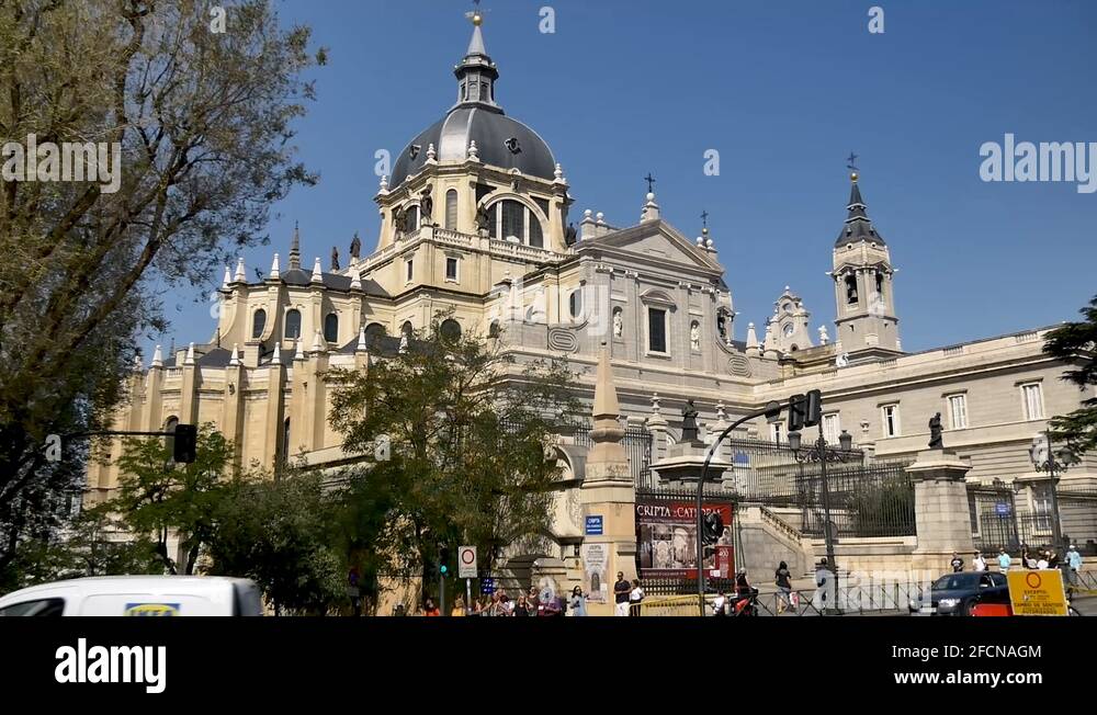 Opera de madrid Stock Videos & Footage - HD and 4K Video Clips - Alamy
