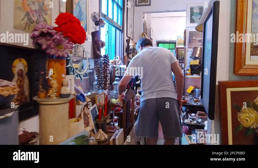Sold items Stock Videos & Footage - HD and 4K Video Clips - Alamy
