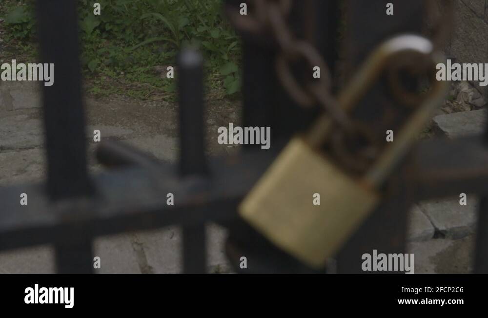 Closing a gate Stock Videos & Footage - HD and 4K Video Clips - Alamy