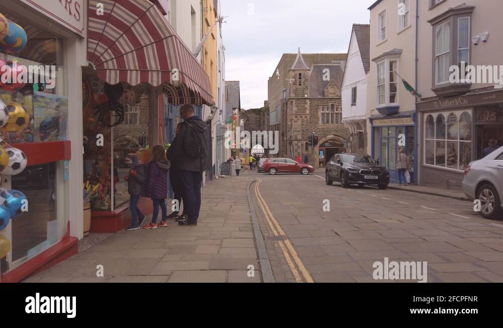 Empty high street Stock Videos & Footage - HD and 4K Video Clips - Alamy