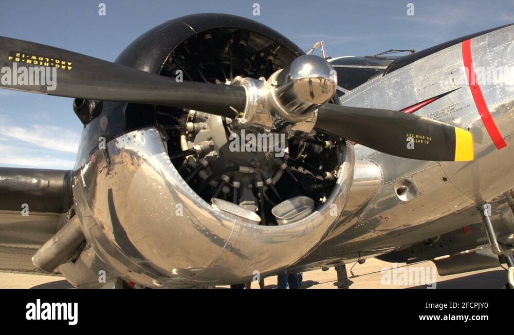 Wwii aircraft engine Stock Videos & Footage - HD and 4K Video Clips - Alamy