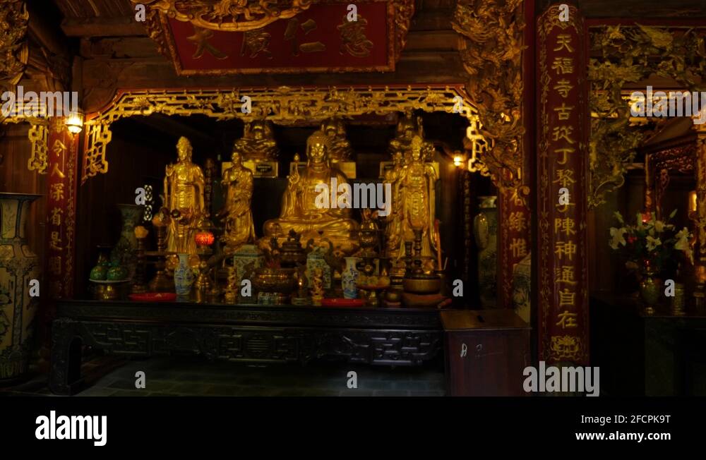 Altar in temple Stock Videos & Footage - HD and 4K Video Clips - Alamy