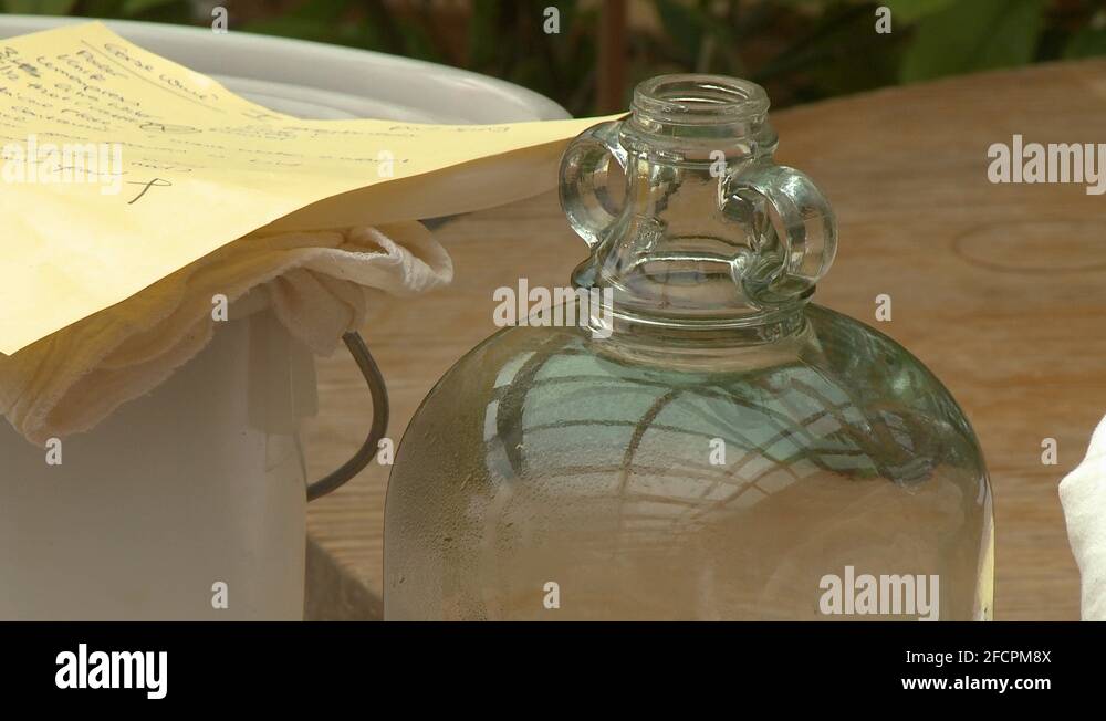 Jug handles Stock Videos & Footage - HD and 4K Video Clips - Alamy