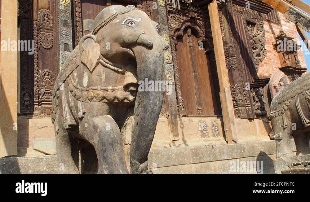 Elephants statues Stock Videos & Footage - HD and 4K Video Clips - Alamy