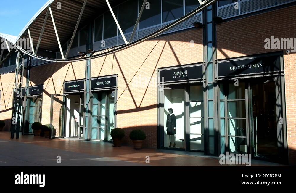 Designer outlet mall Stock Videos & Footage - HD and 4K Video Clips - Alamy