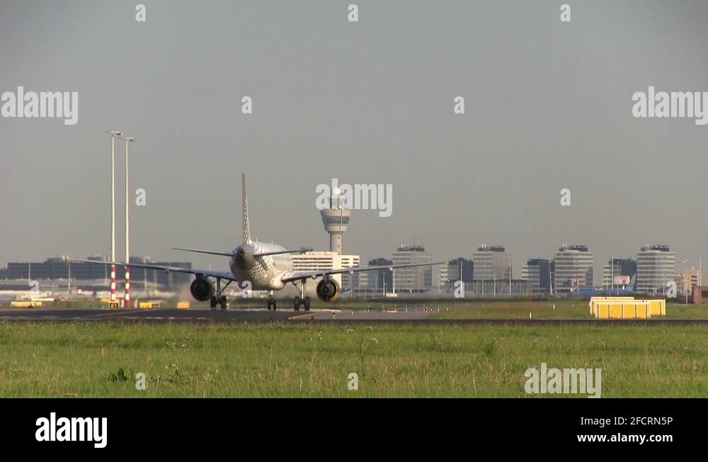 Airplane tower Stock Videos & Footage - HD and 4K Video Clips - Alamy