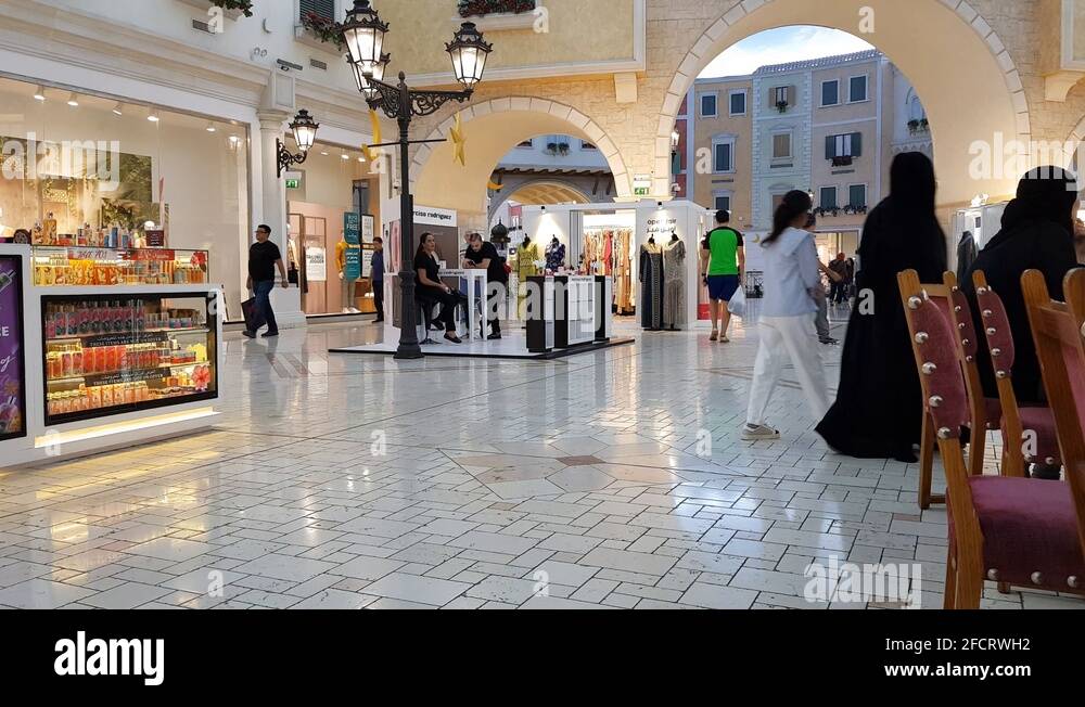Doha qatar villaggio shopping mall Stock Videos & Footage - HD and 4K ...
