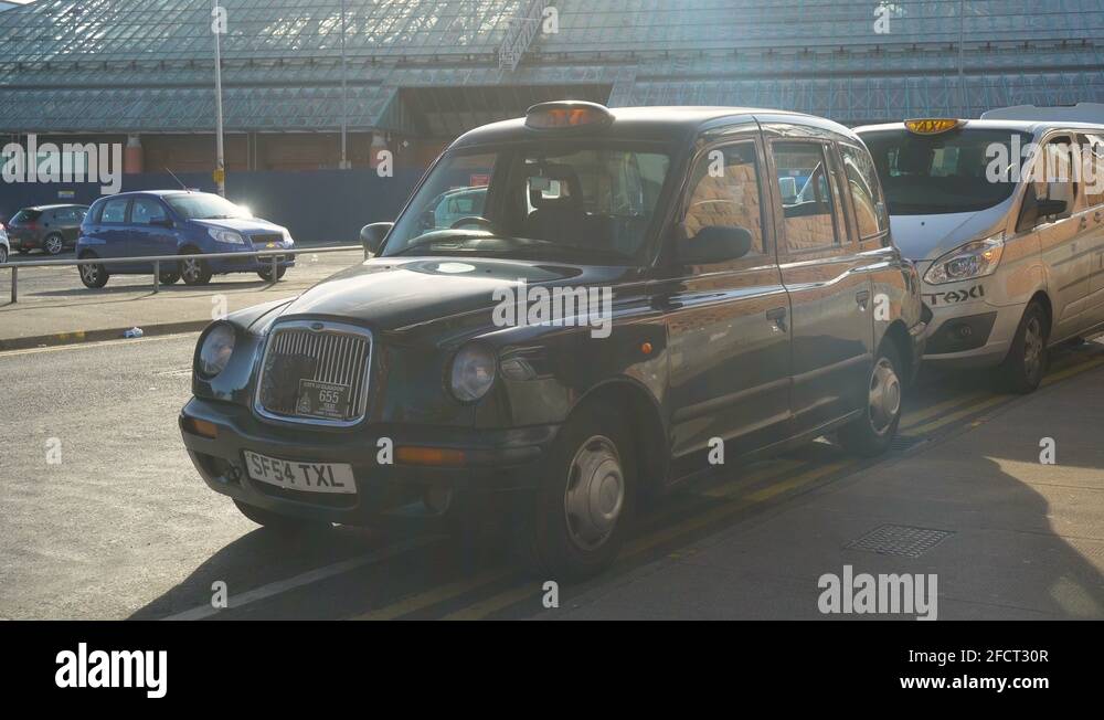 Glasgow black cab Stock Videos & Footage - HD and 4K Video Clips - Alamy