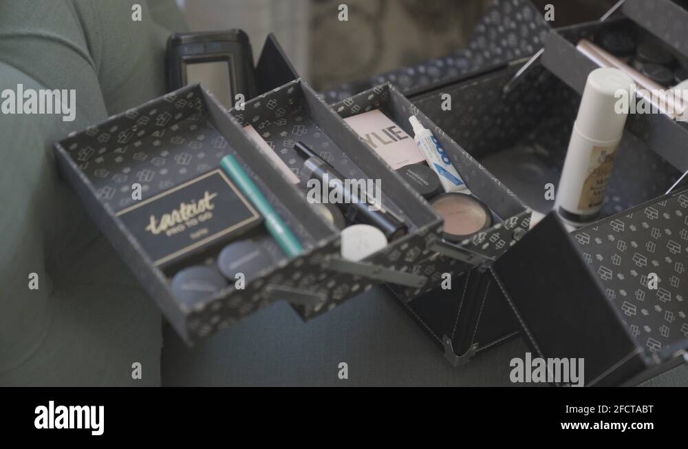 Set up boxes Stock Videos & Footage - HD and 4K Video Clips - Alamy