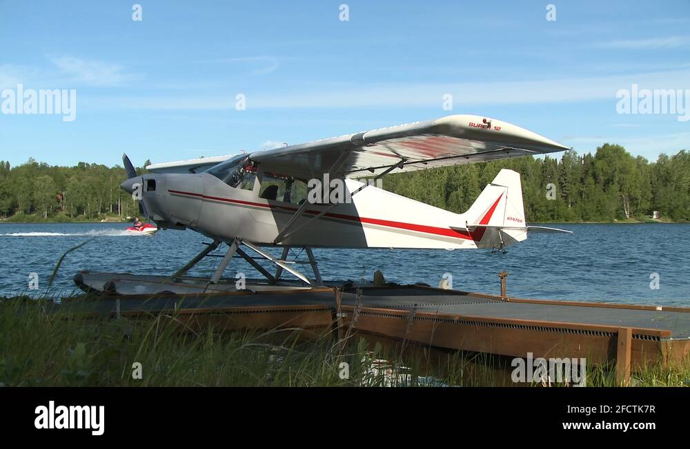 Float plane at dock Stock Videos & Footage - HD and 4K Video Clips - Alamy
