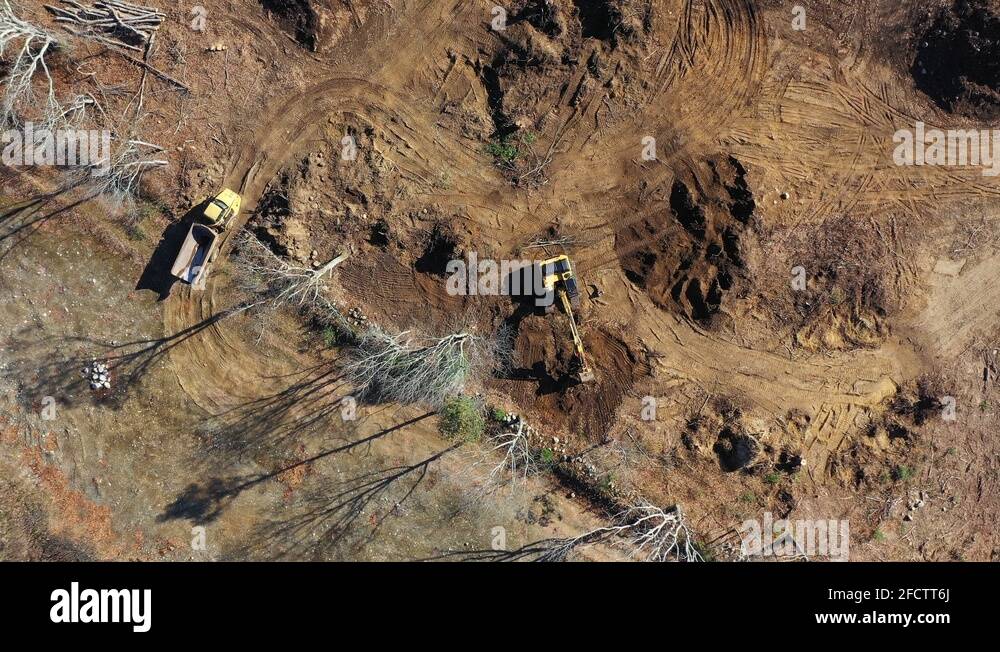 Working in the dirt Stock Videos & Footage - HD and 4K Video Clips - Alamy