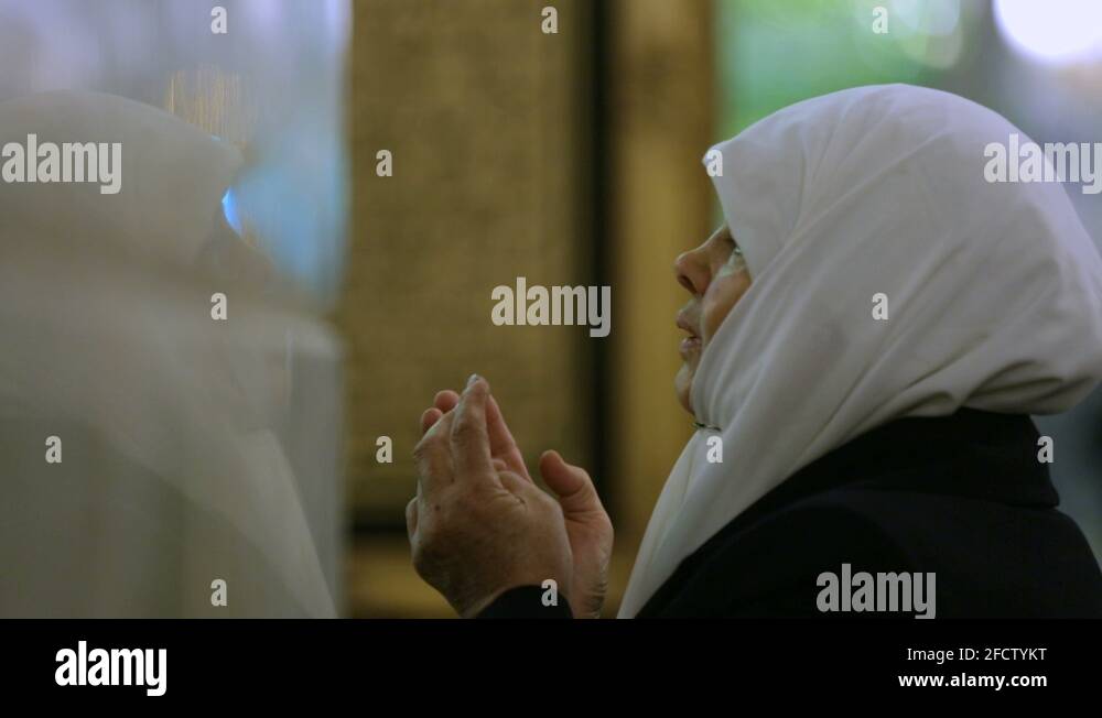 Muslim woman syria Stock Videos & Footage - HD and 4K Video Clips - Alamy