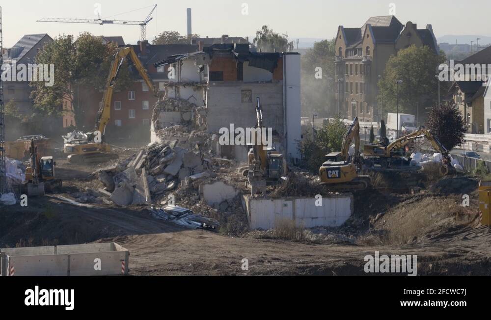 Diggers demolition Stock Videos & Footage - HD and 4K Video Clips - Alamy