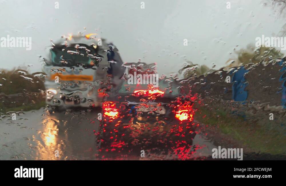 Traffic heavy rain Stock Videos & Footage - HD and 4K Video Clips - Alamy
