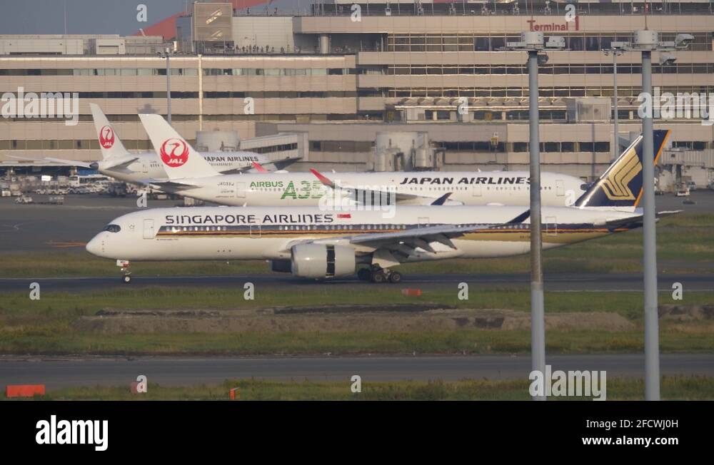 Airbus a350 fuselage Stock Videos & Footage - HD and 4K Video Clips - Alamy