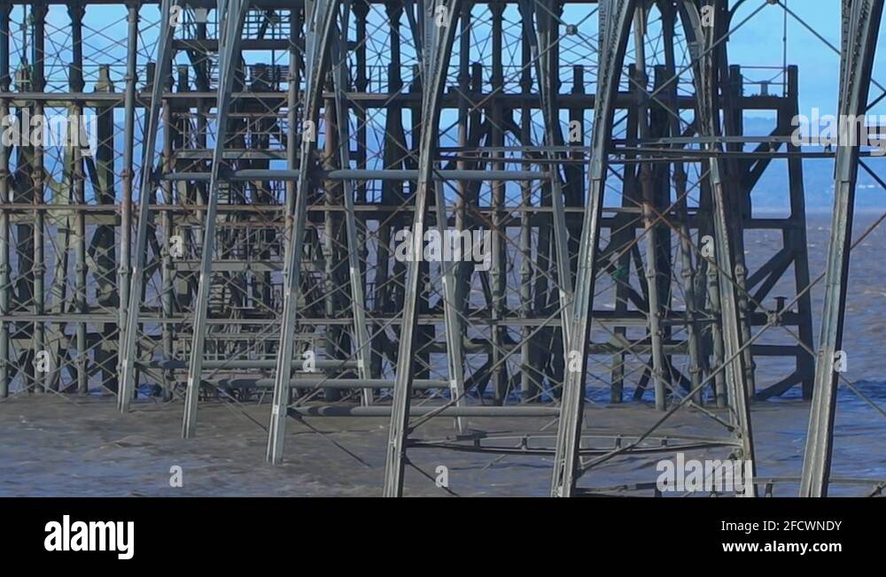 Clevedon marine pool Stock Videos & Footage - HD and 4K Video Clips - Alamy