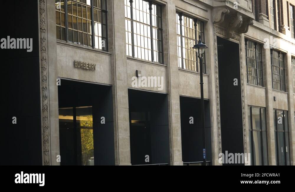 Burberry london Stock Videos & Footage - HD and 4K Video Clips - Alamy