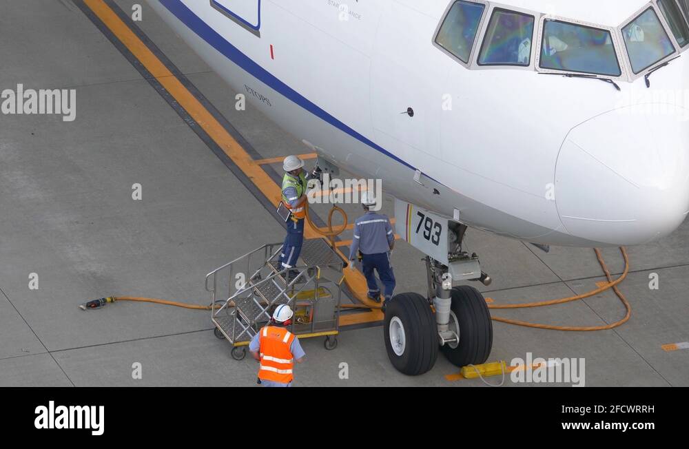 Aircraft power cable Stock Videos & Footage - HD and 4K Video Clips - Alamy