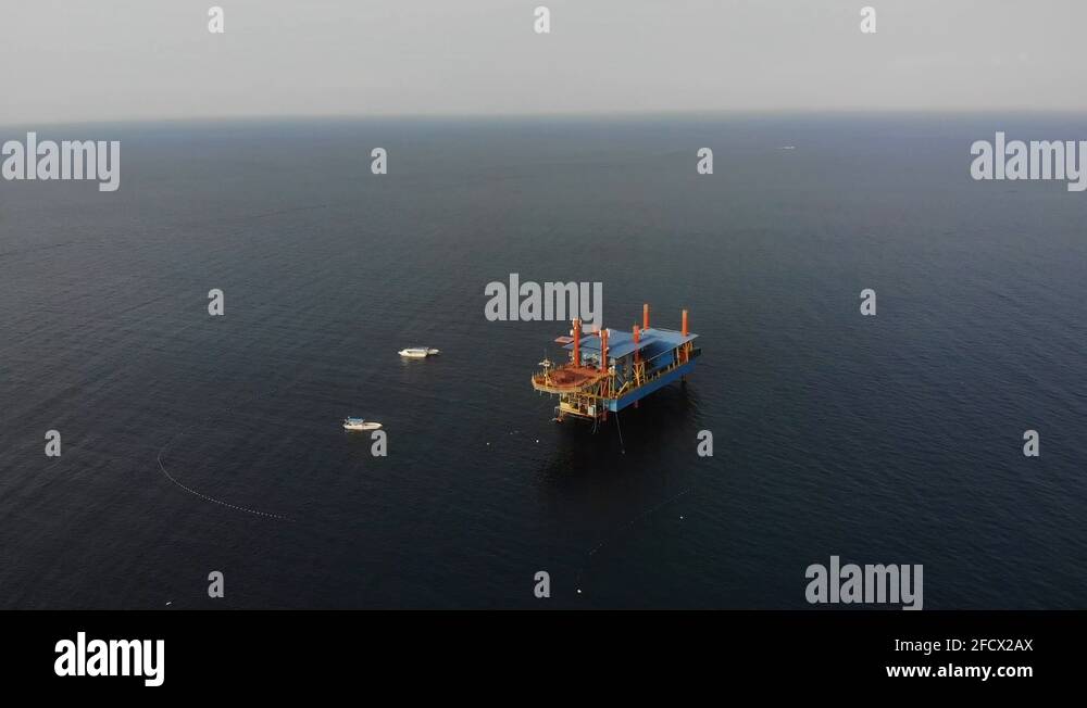 Dive rig Stock Videos & Footage - HD and 4K Video Clips - Alamy