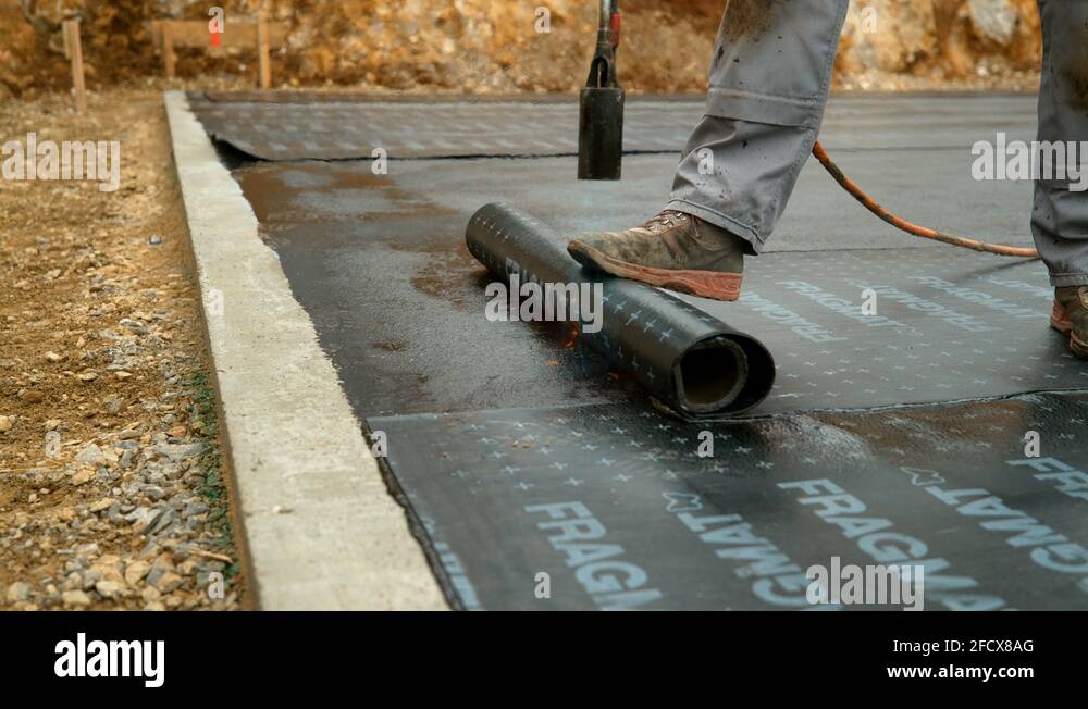 Tar paper Stock Videos & Footage - HD and 4K Video Clips - Alamy