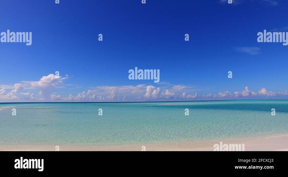 Ocean horizon line Stock Videos & Footage - HD and 4K Video Clips - Alamy