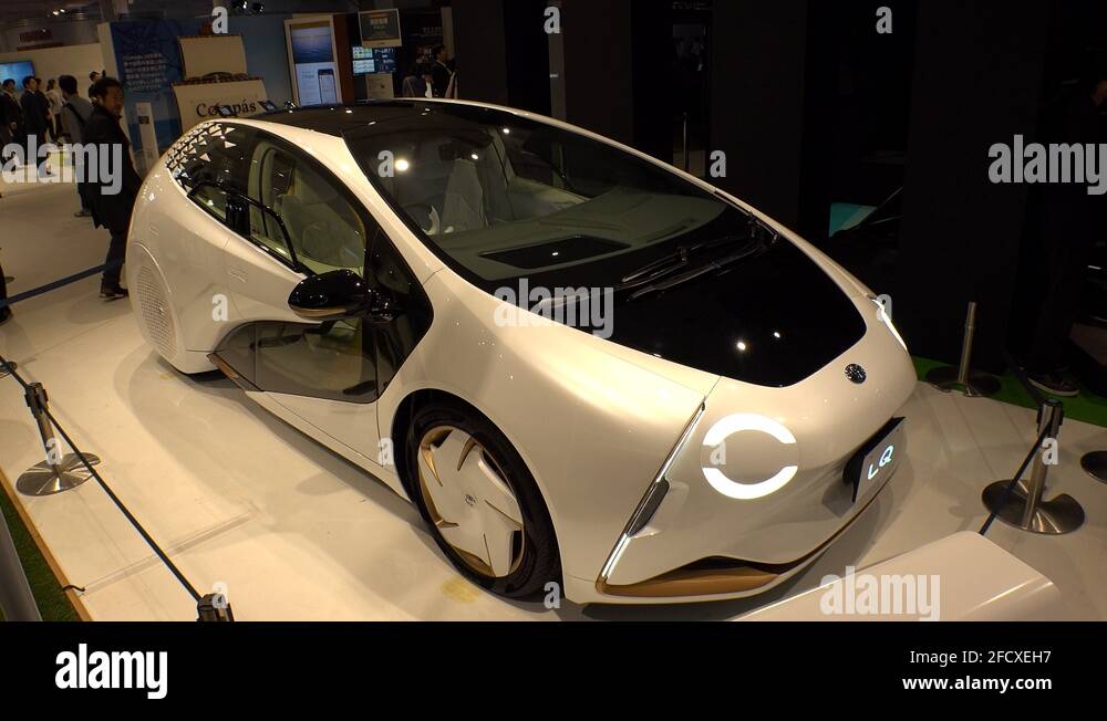 TOKYO, JAPAN : TOYOTA “LQ” concept vehicle at TOKYO MOTOR SHOW Stock ...