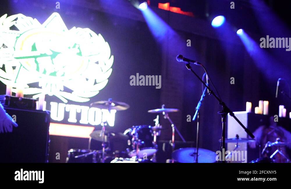 Microphone rock roll Stock Videos & Footage - HD and 4K Video Clips - Alamy