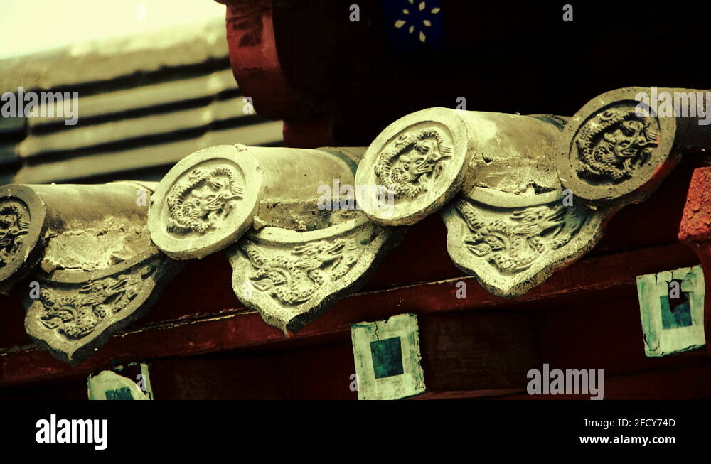 dragon pattern on roof eaves,China ancient architecture in bamboo ...