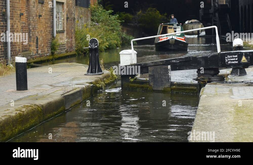 Narrowboat canal lock boat Stock Videos & Footage - HD and 4K Video ...