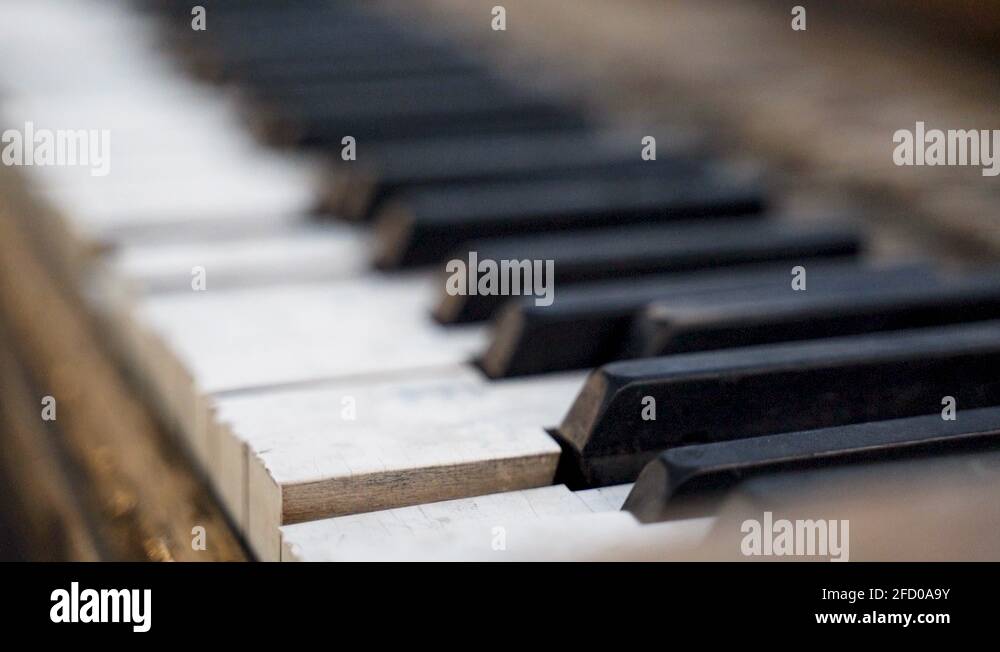 Broken piano keys Stock Videos & Footage - HD and 4K Video Clips - Alamy