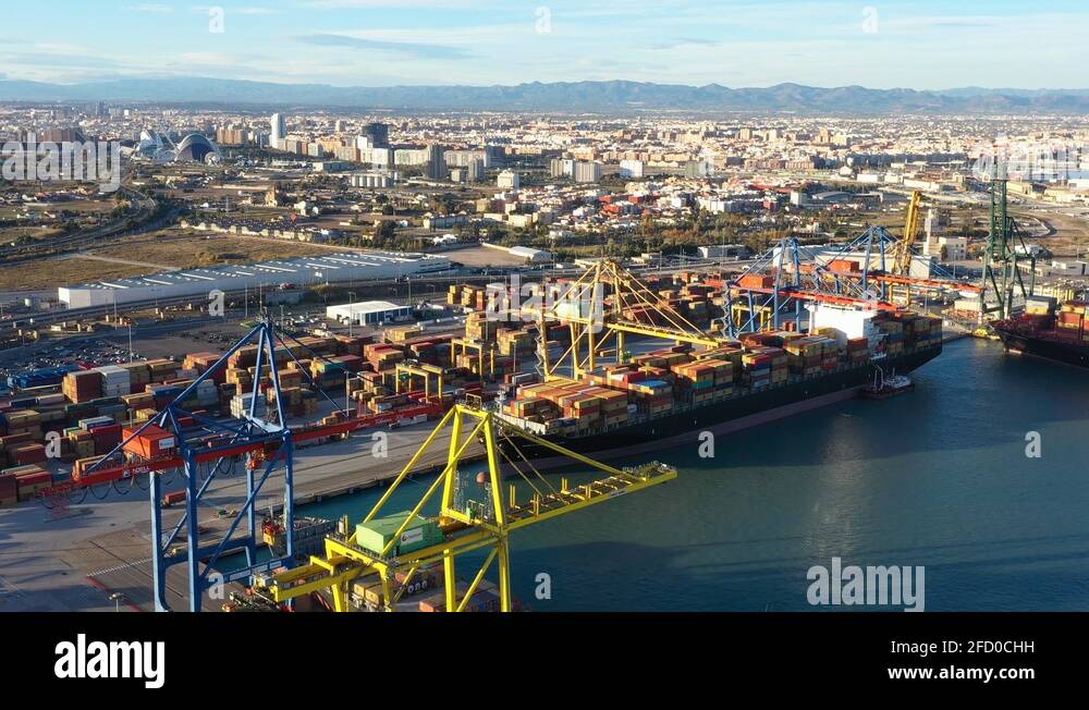 Giant cargo ship Stock Videos & Footage - HD and 4K Video Clips - Alamy