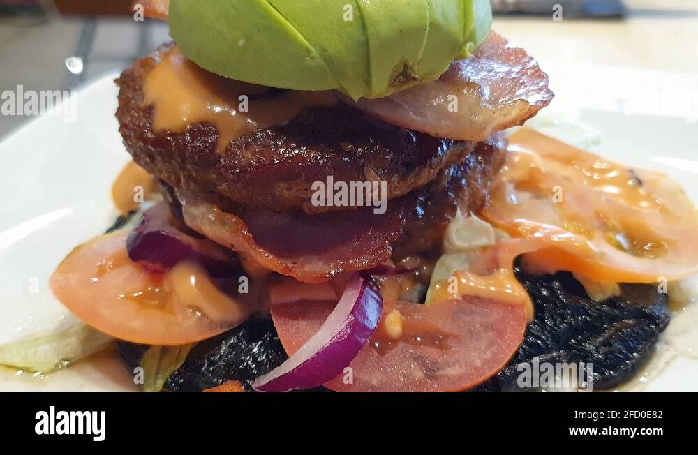 Bacon hamburger Stock Videos & Footage - HD and 4K Video Clips - Alamy