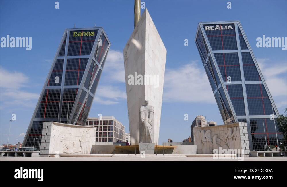 Monument towers Stock Videos & Footage - HD and 4K Video Clips - Alamy