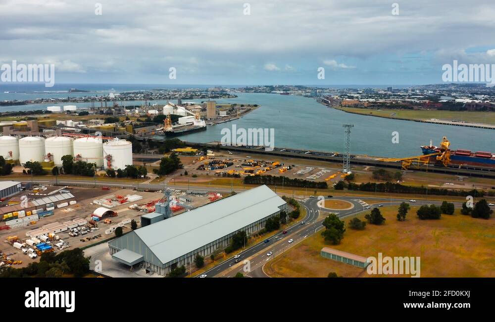 Loading coal ships Stock Videos & Footage - HD and 4K Video Clips - Alamy