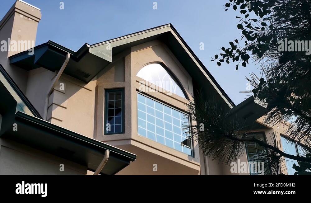 Facade bay windows Stock Videos & Footage - HD and 4K Video Clips - Alamy