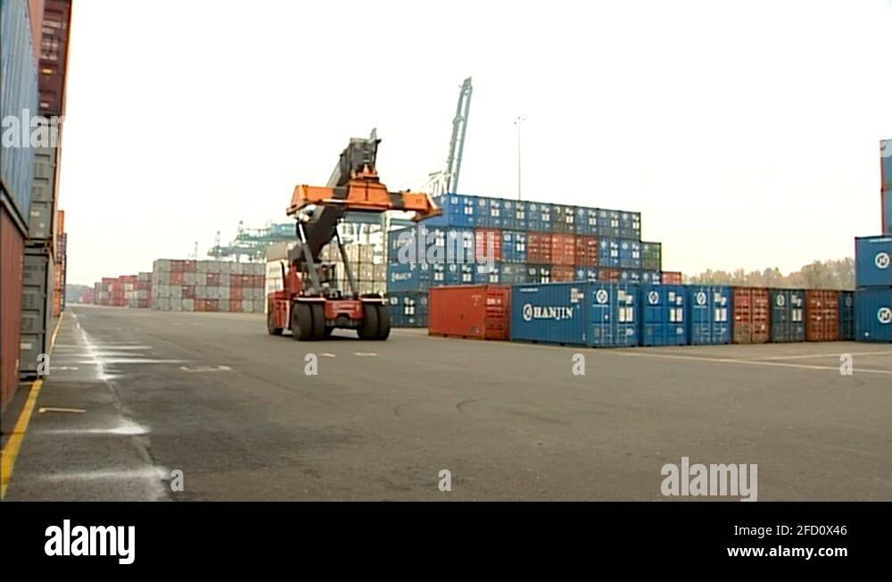 CRANE LOADER DRIVING THOUGH THE PORT OF PORTLAND Stock Video Footage ...