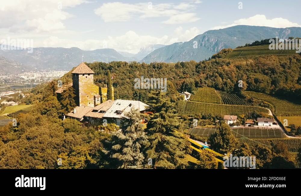 Historic estate Stock Videos & Footage - HD and 4K Video Clips - Alamy