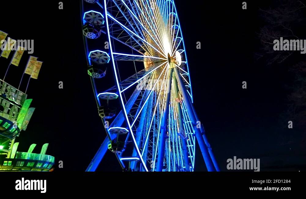 Giant spinning wheel Stock Videos & Footage - HD and 4K Video Clips - Alamy