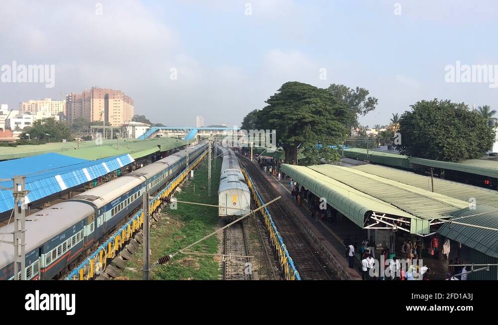 Indian train station Stock Videos & Footage - HD and 4K Video Clips - Alamy
