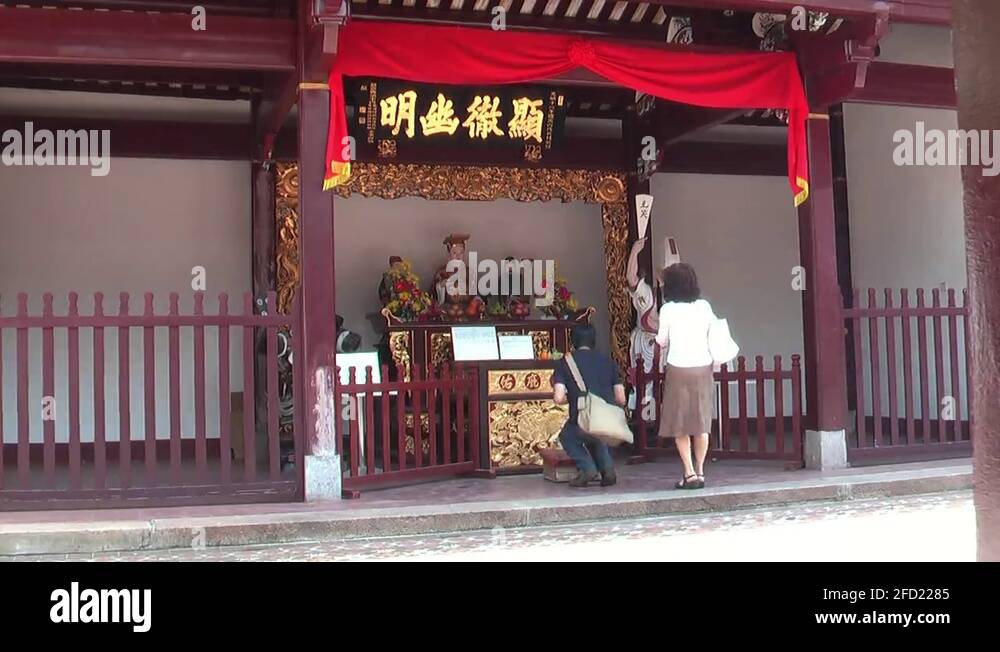 Chinese prayers Stock Videos & Footage - HD and 4K Video Clips - Alamy