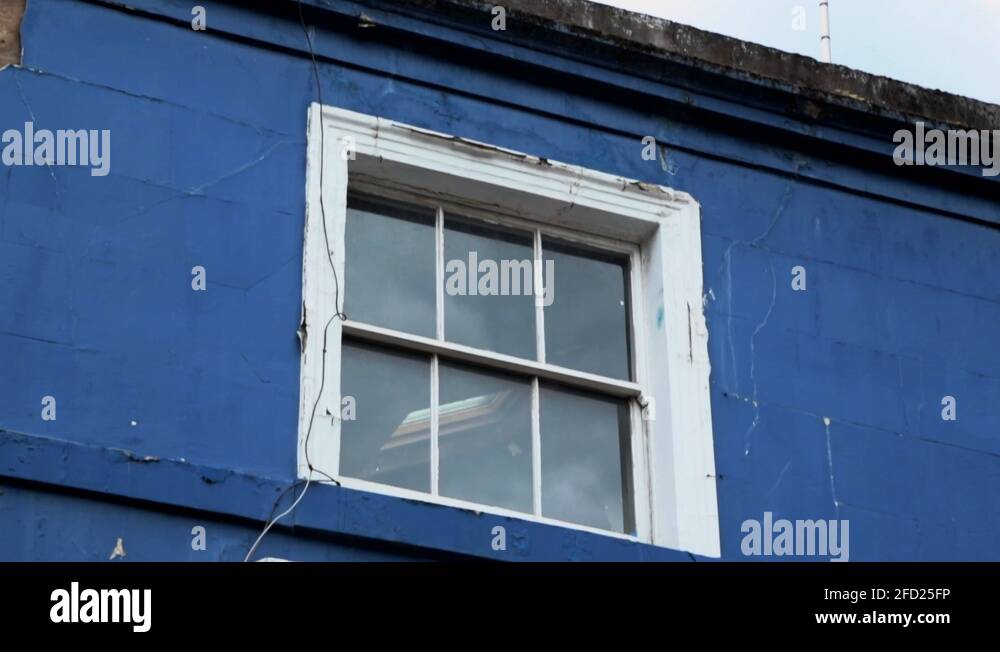 Traditional British window style of blue house in Notting Hill Stock ...