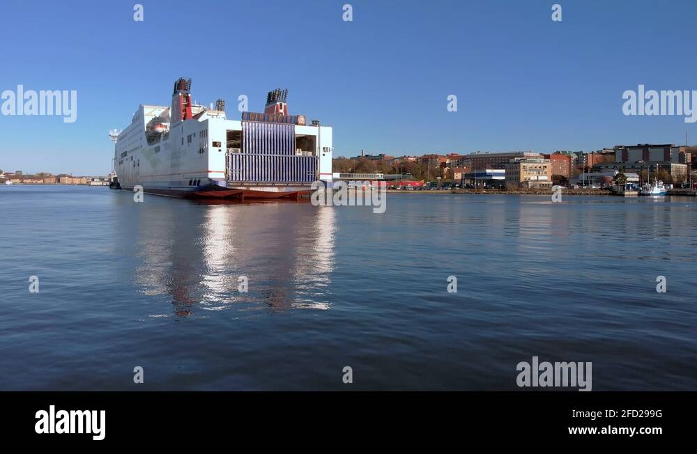 Stern loading Stock Videos & Footage - HD and 4K Video Clips - Alamy