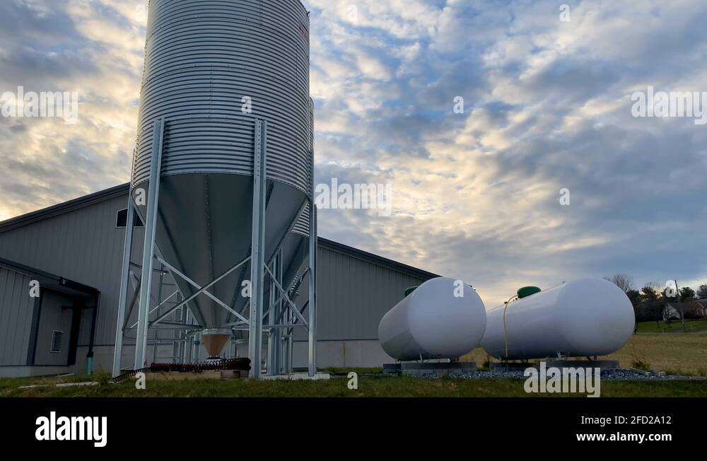 Farm feed bins Stock Videos & Footage - HD and 4K Video Clips - Alamy