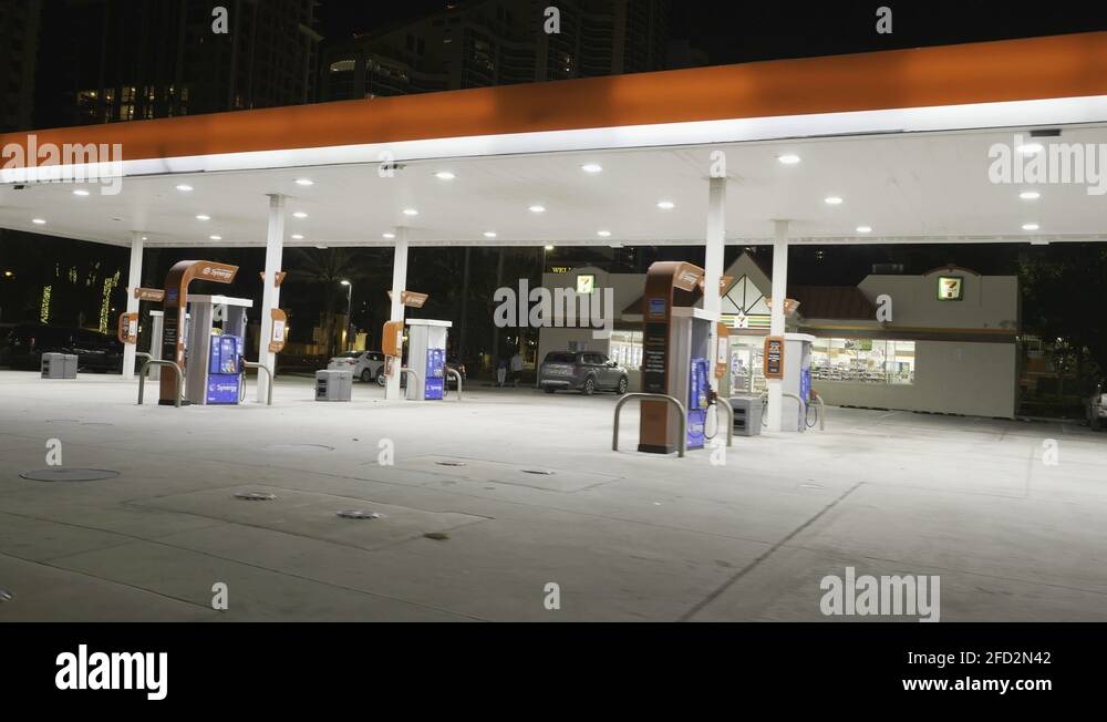 7 eleven gas Stock Videos & Footage - HD and 4K Video Clips - Alamy