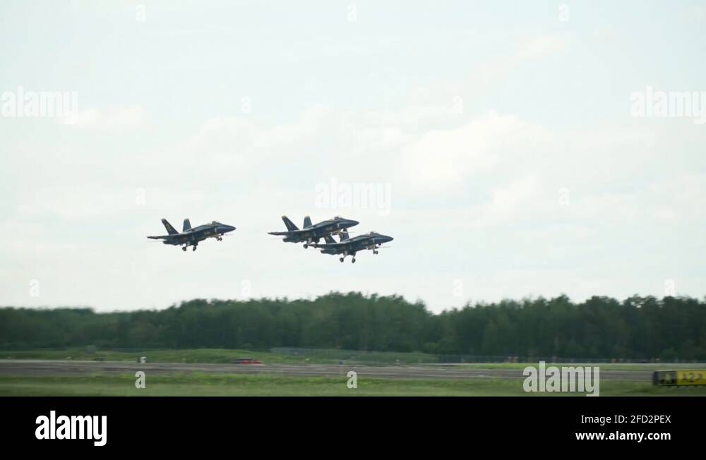 F 18 flying Stock Videos & Footage - HD and 4K Video Clips - Alamy