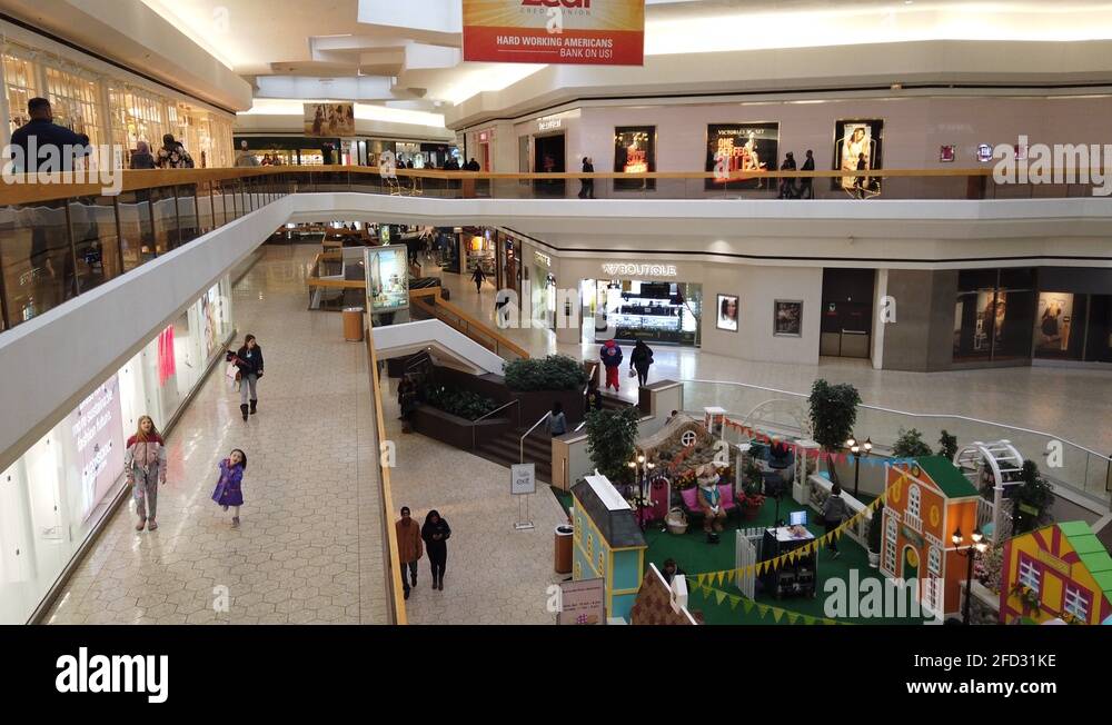 Usa consumers mall Stock Videos & Footage - HD and 4K Video Clips - Alamy