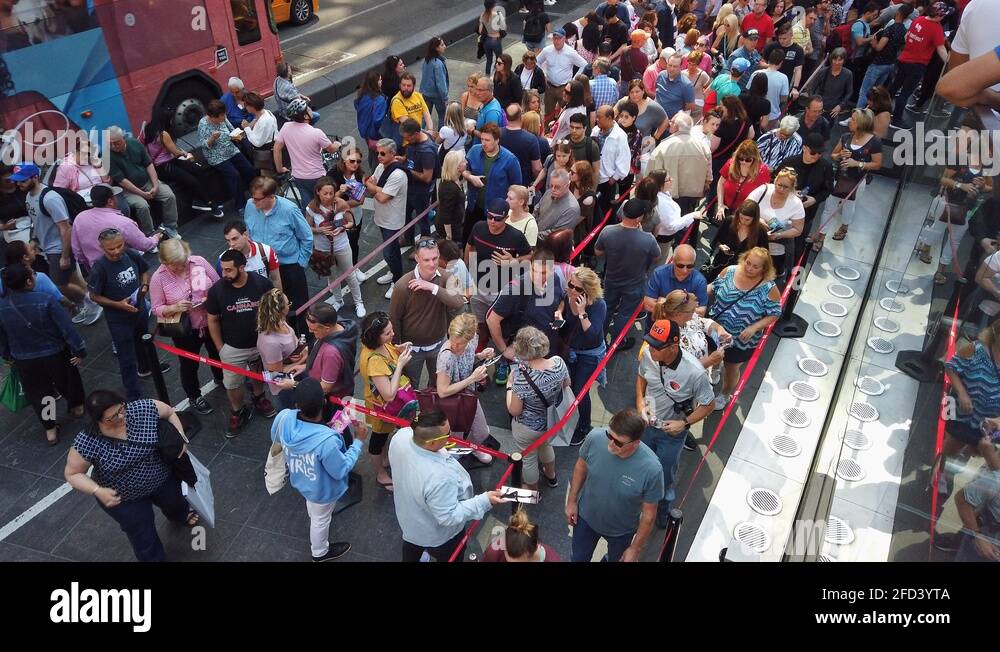 Broadway theater crowd Stock Videos & Footage - HD and 4K Video Clips ...