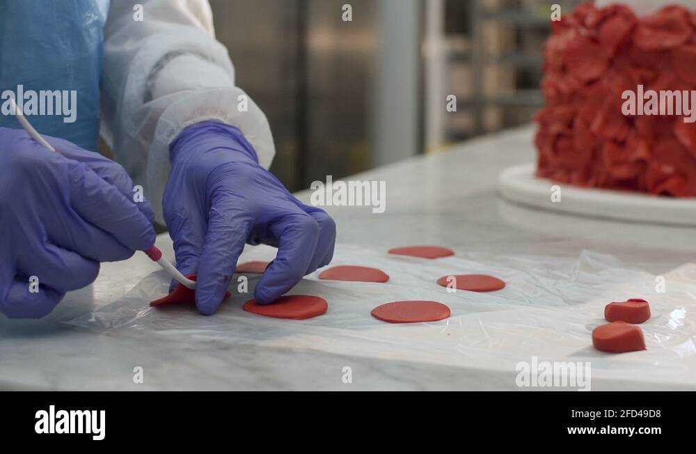 Valentines cake Stock Videos & Footage - HD and 4K Video Clips - Alamy