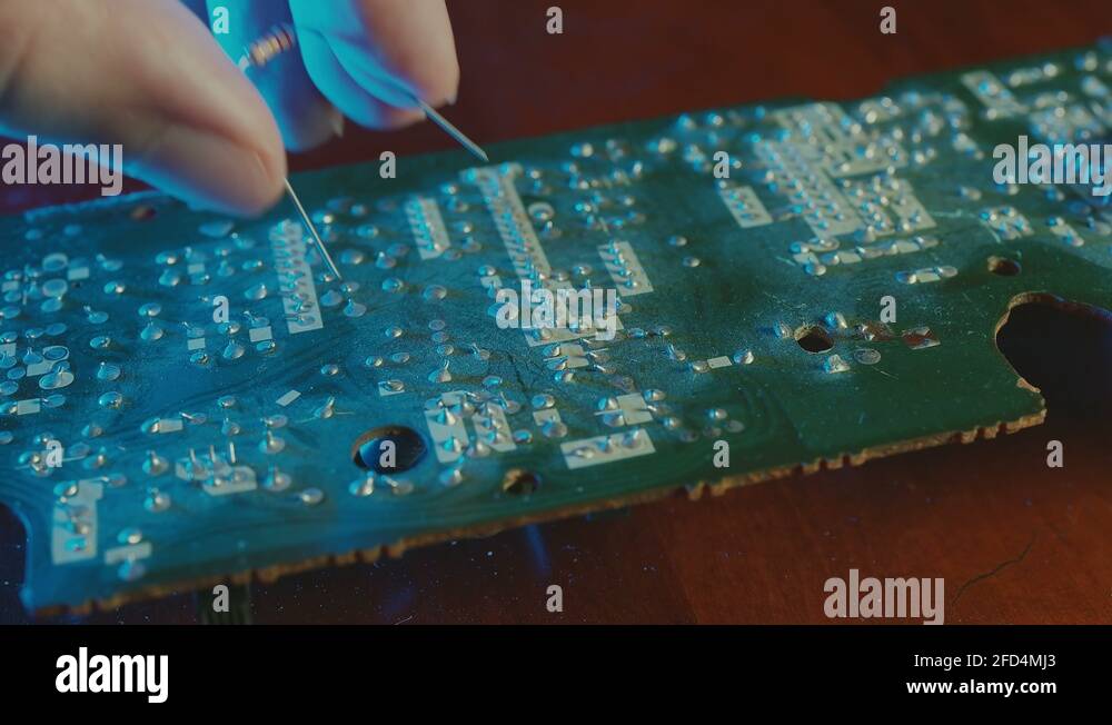 Circuit bending Stock Videos & Footage - HD and 4K Video Clips - Alamy